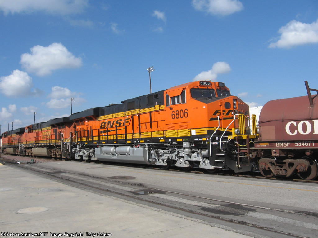 BNSF 6806